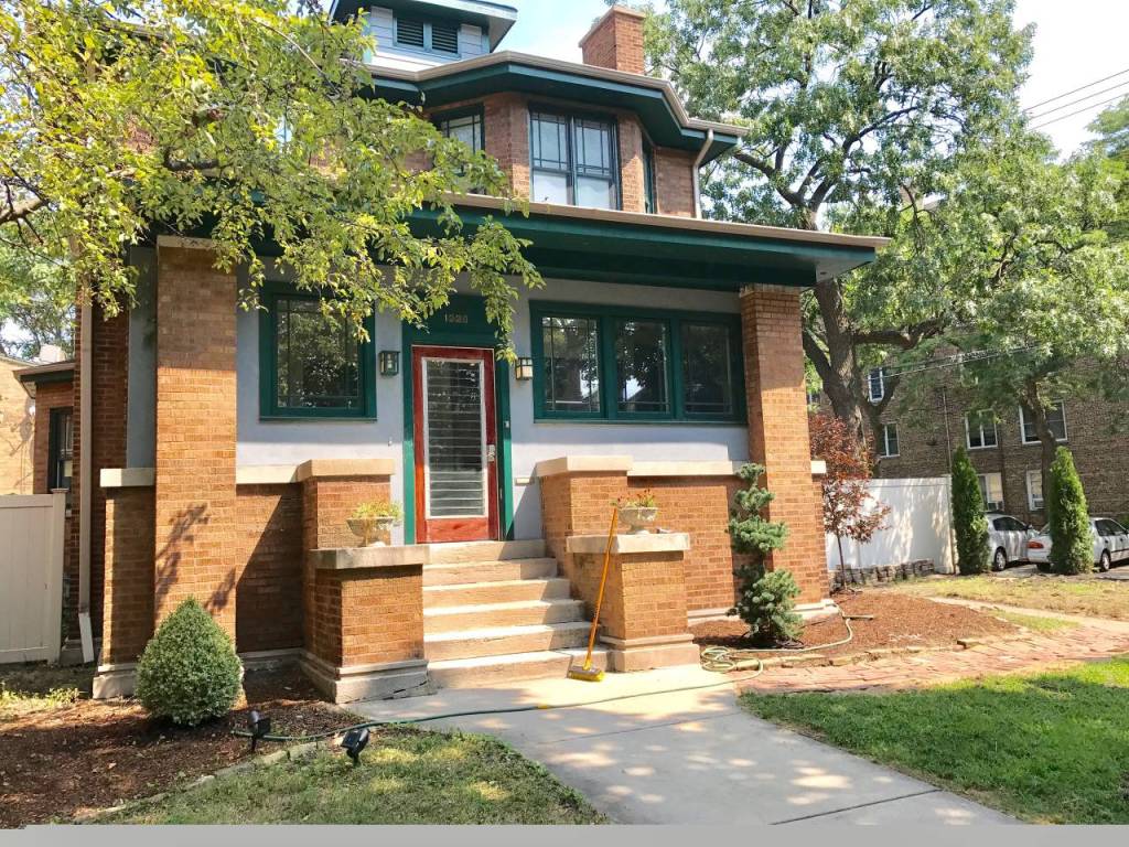 The Greenleaf House – 1320 West Greenleaf Avenue, Chicago, IL 60626